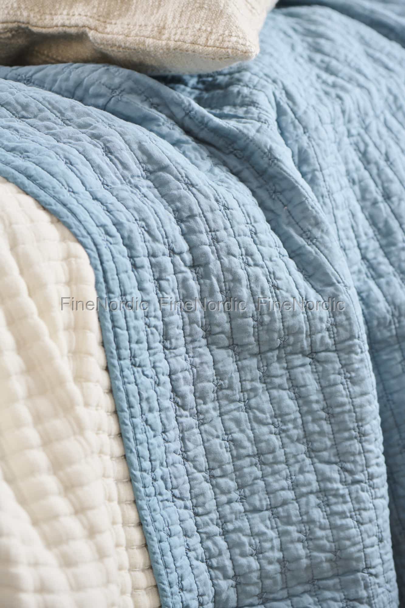 Ib Laursen Quilt Blau mit Kreuzstiche 130 x 180 cm